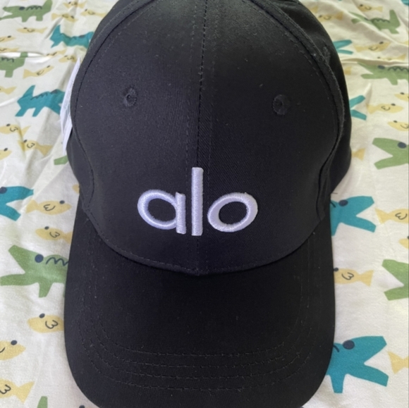 ALO Yoga | Accessories | Alo Yoga Black Cap With White Logo | Poshmark